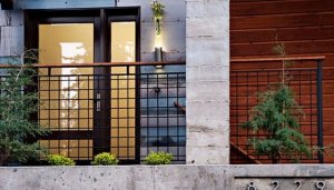 Porch Railing Design: 25 Ideas - EatHappyProject