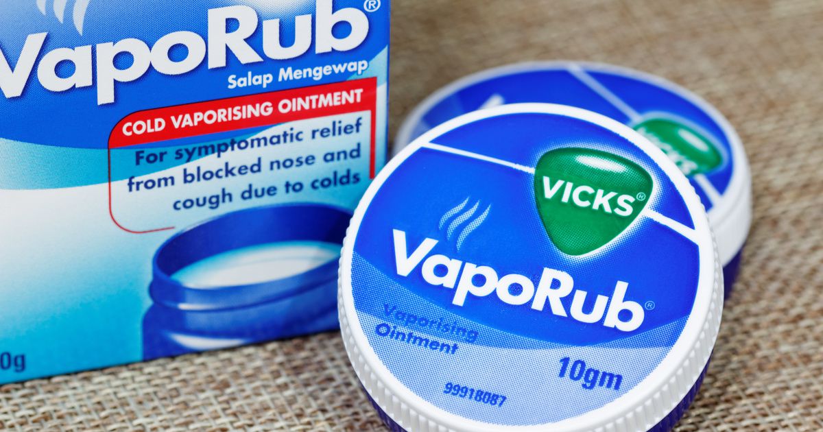 Can You Leave Vicks Plug in On All Night? - EatHappyProject