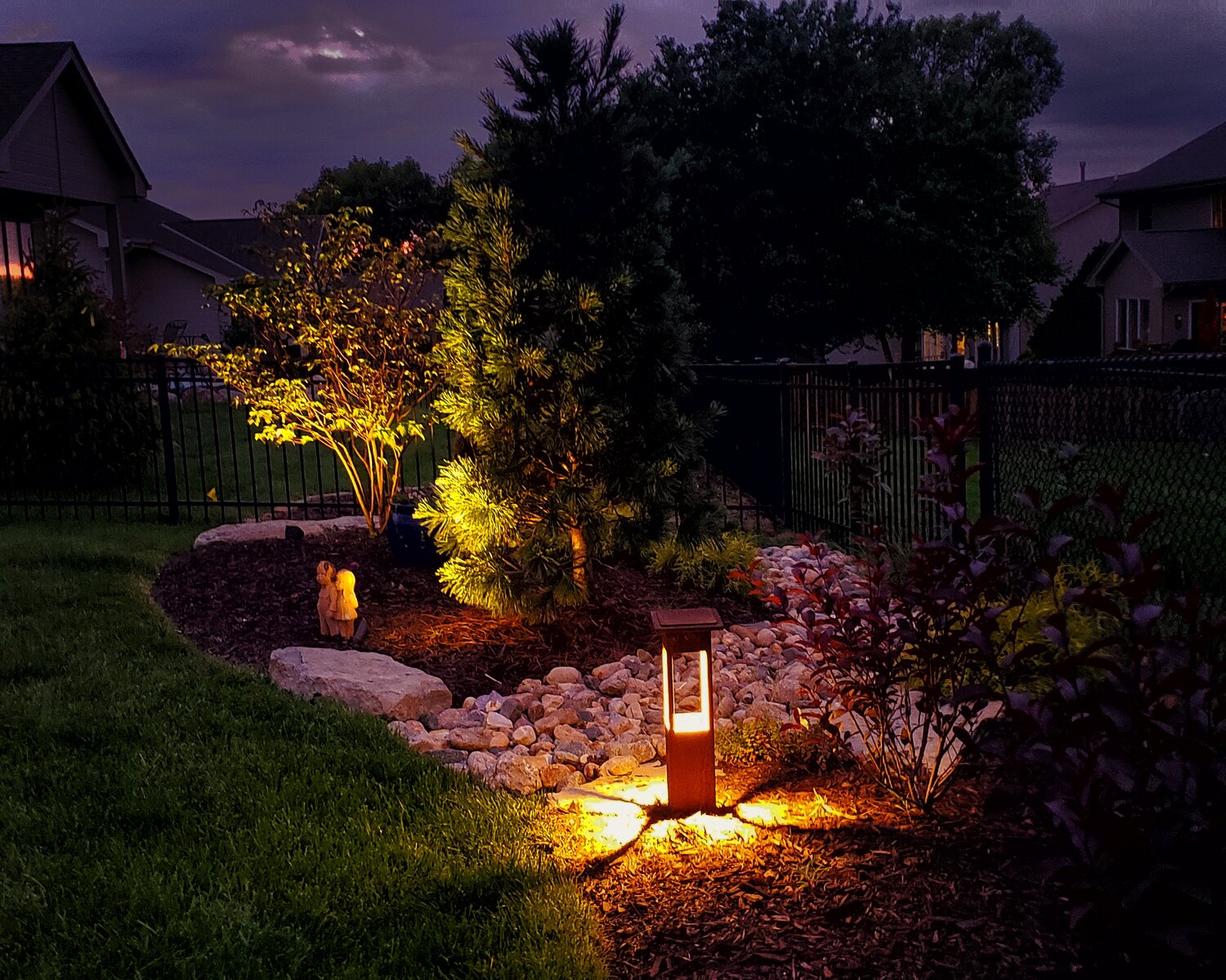 How to Decorate a Dry Creek Bed? - EatHappyProject